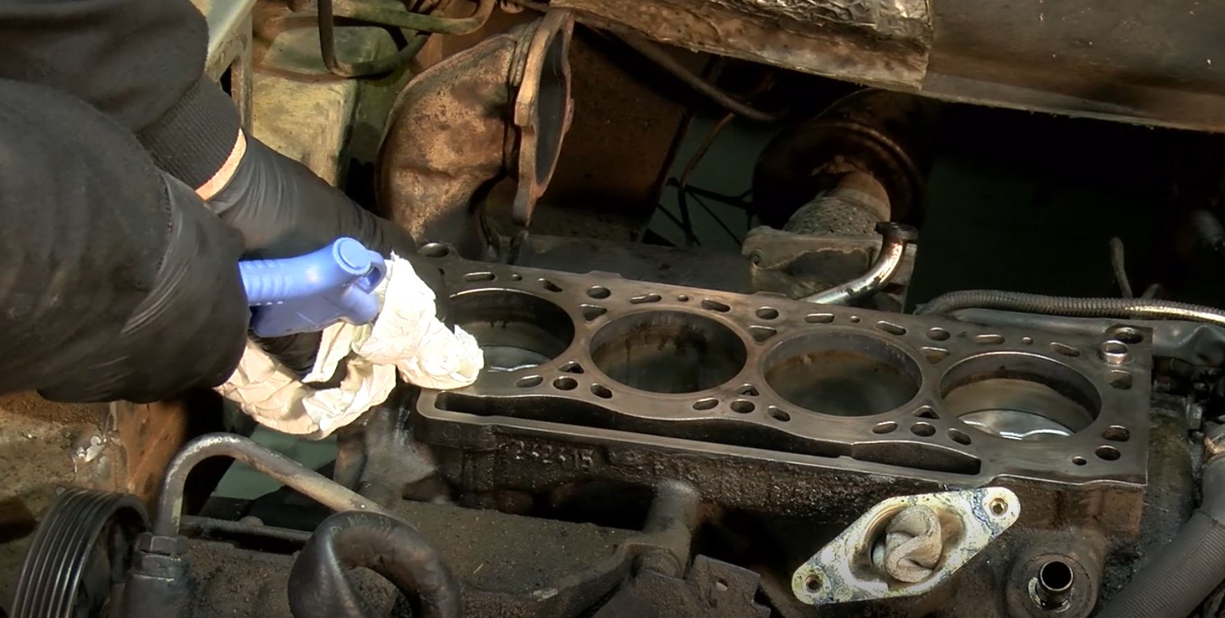 Sustituir la junta de culata. Consejos y precauciones.